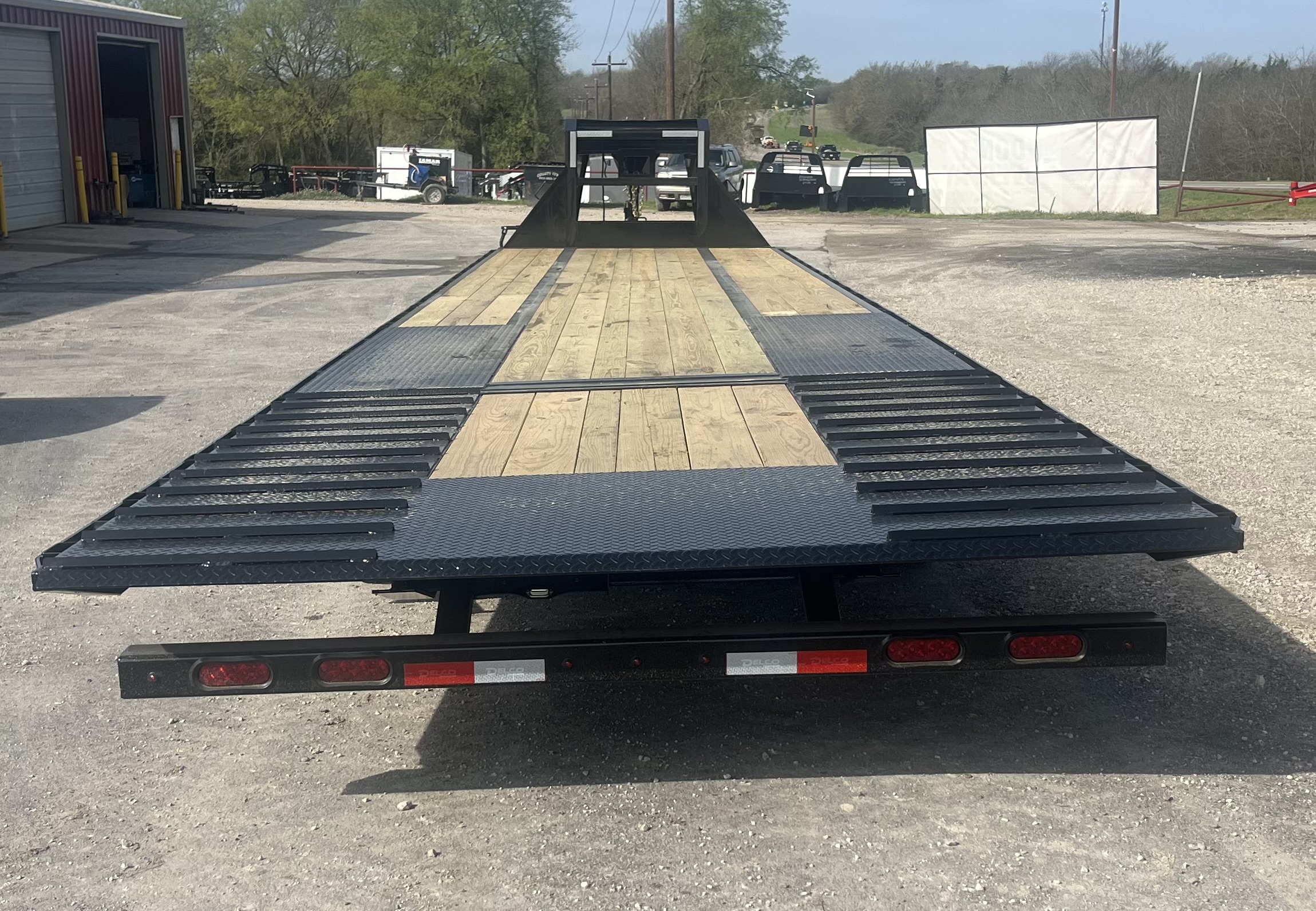 2025-Delco-102"X40'-GN-FLATBED-TRAILER-MR-039333 | Texas Trailer Dealership